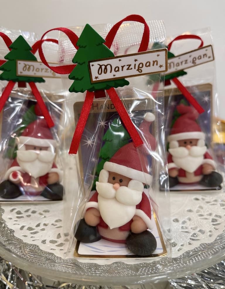 Santa Claus made of marzipan (each piece) – Maison Canel